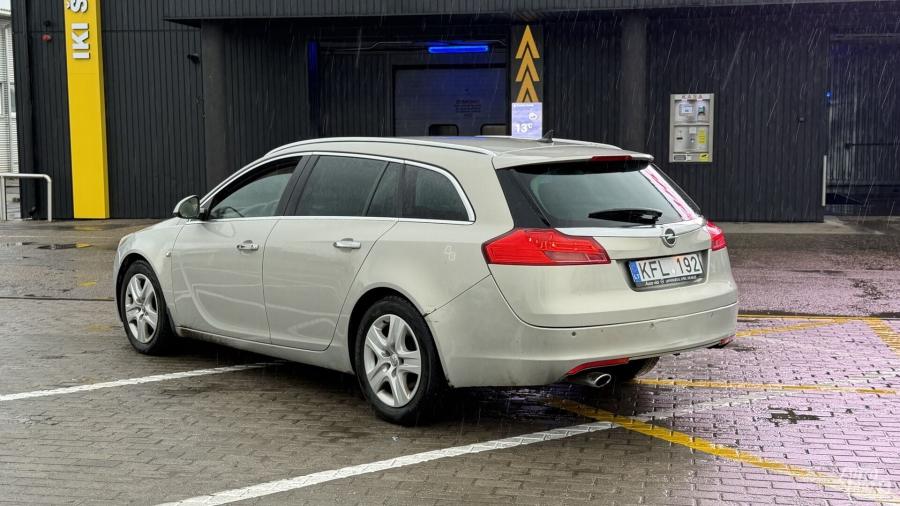 Opel Insignia 2010 in Siauliai, with an engine capacity of 2.00 L and mileage of 260 thousand km for 1650 €, photo 7 on AUTOMOTO.COM.LV