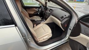 Opel Insignia 2010 in Siauliai, with an engine capacity of 2.00 L and mileage of 260 thousand km for 1650 €, photo 9 on AUTOMOTO.COM.LV