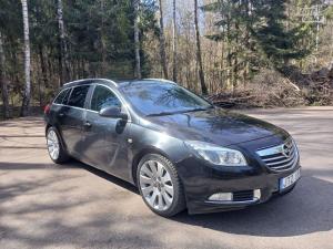Opel Insignia 2010 in Alytus, with an engine capacity of 2.00 L and mileage of 302 thousand km for 2350 €, photo 3 on AUTOMOTO.COM.LV