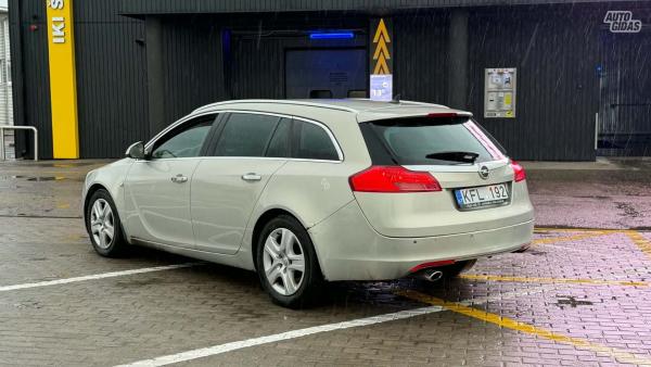 Opel Insignia 2010 in Siauliai, with an engine capacity of 2.00 L and mileage of 260 thousand km for 1450 €, photo 5 on AUTOMOTO.COM.LV
