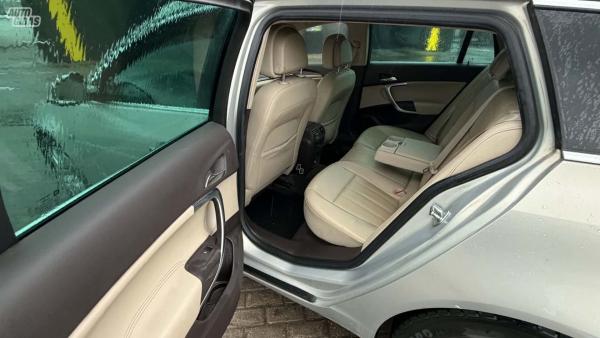 Opel Insignia 2010 in Siauliai, with an engine capacity of 2.00 L and mileage of 260 thousand km for 1450 €, photo 8 on AUTOMOTO.COM.LV