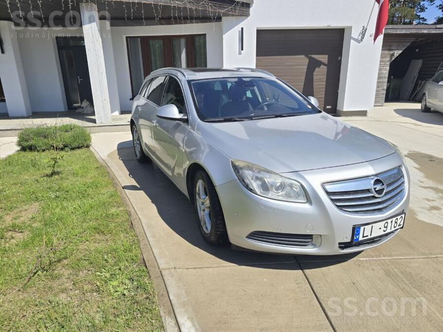Opel Insignia 2010 in Riga, with an engine capacity of 2.00 L and mileage of 332 thousand km for 2500 €, photo 1 on AUTOMOTO.COM.LV