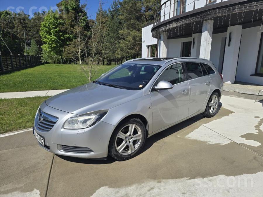 Opel Insignia 2010 in Riga, with an engine capacity of 2.00 L and mileage of 332 thousand km for 2500 €, photo 3 on AUTOMOTO.COM.LV