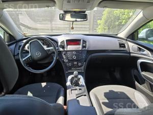 Opel Insignia 2010 in Riga, with an engine capacity of 2.00 L and mileage of 332 thousand km for 2500 €, photo 6 on AUTOMOTO.COM.LV