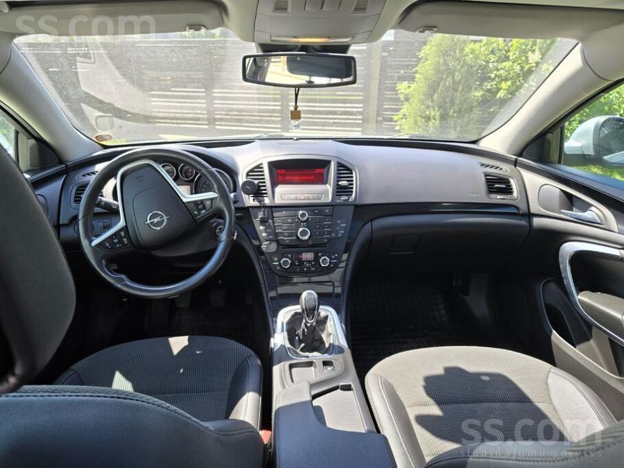 Opel Insignia 2010 in Riga, with an engine capacity of 2.00 L and mileage of 332 thousand km for 2500 €, photo 6 on AUTOMOTO.COM.LV