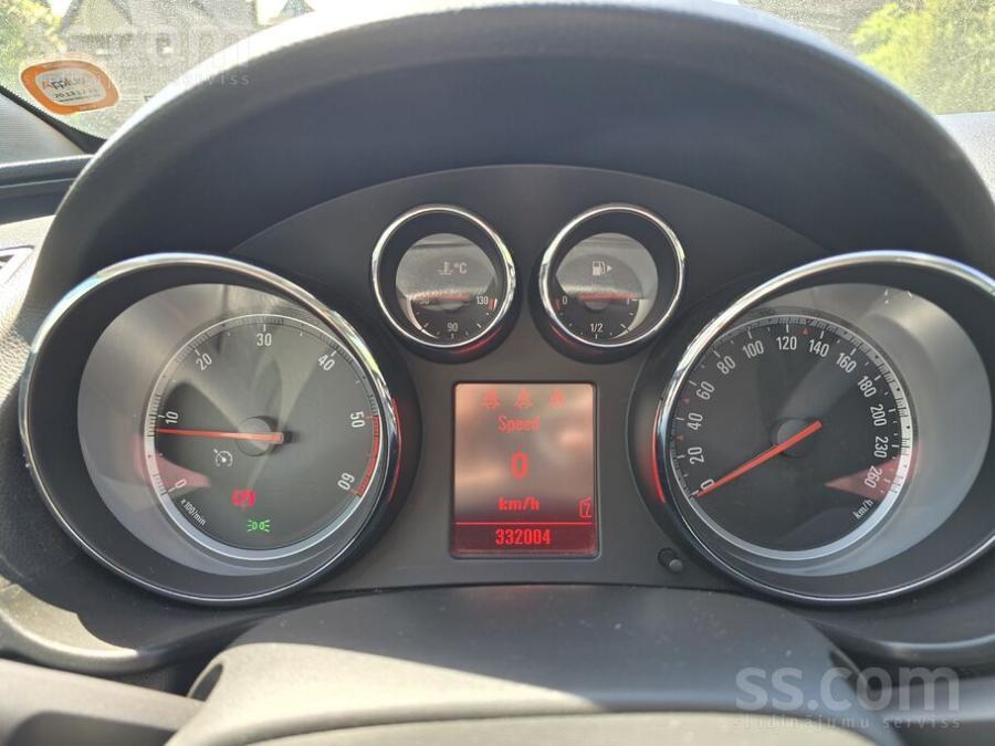 Opel Insignia 2010 in Riga, with an engine capacity of 2.00 L and mileage of 332 thousand km for 2500 €, photo 8 on AUTOMOTO.COM.LV