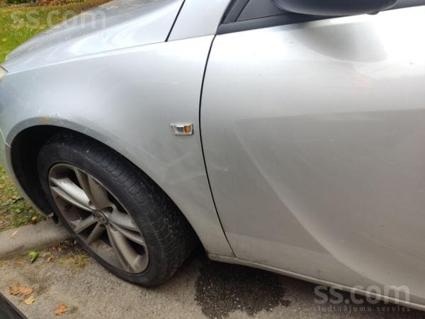 Opel Insignia 2010 in Riga, with an engine capacity of 2.00 L and mileage of 269 thousand km for 1600 €, photo 4 on AUTOMOTO.COM.LV