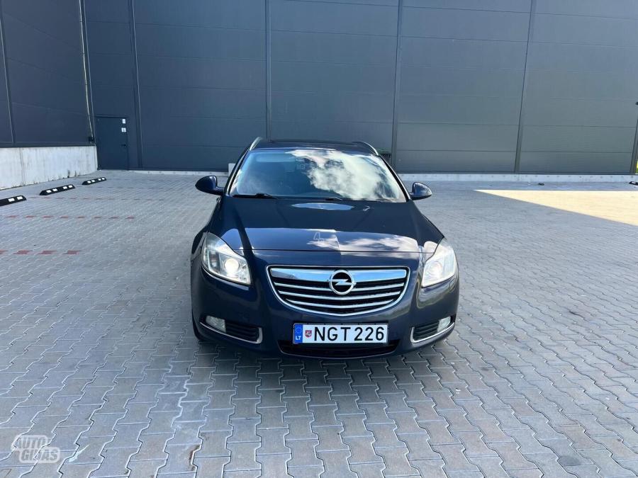 Opel Insignia 2010 in Siauliai, with an engine capacity of 2.00 L and mileage of 255 thousand km for 2750 €, photo 3 on AUTOMOTO.COM.LV
