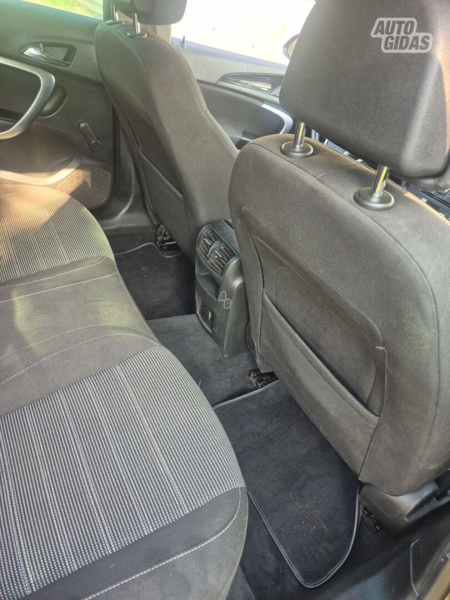 Opel Insignia 2010 in Prienai, with an engine capacity of 2.00 L and mileage of 311 thousand km for 2100 €, photo 8 on AUTOMOTO.COM.LV