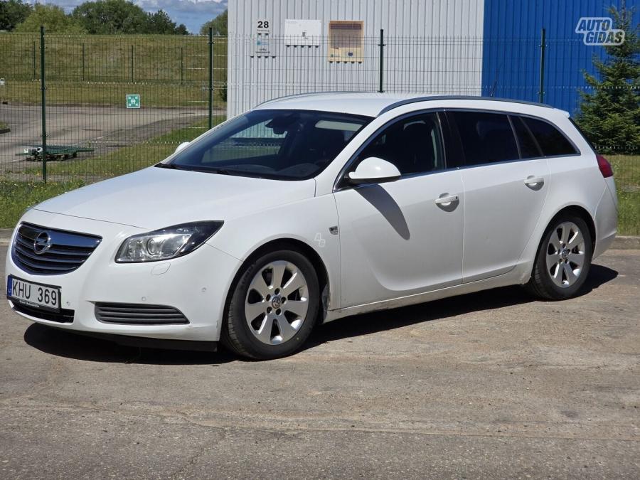 Opel Insignia 2010 in Siauliai, with an engine capacity of 2.00 L and mileage of 300 thousand km for 1250 €, photo 1 on AUTOMOTO.COM.LV