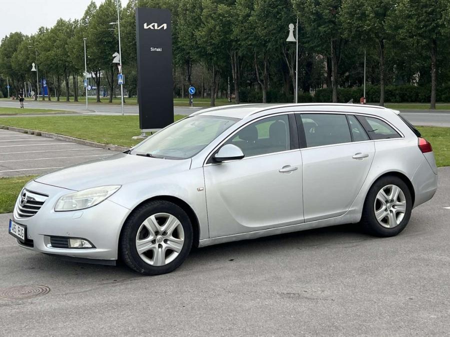 Opel Insignia 2010 Narva, ar dzinēja tilpumu 2.00 L un nobraukumu 317 tūkst. km par 999 €, foto 1 vietnē AUTOMOTO.COM.LV