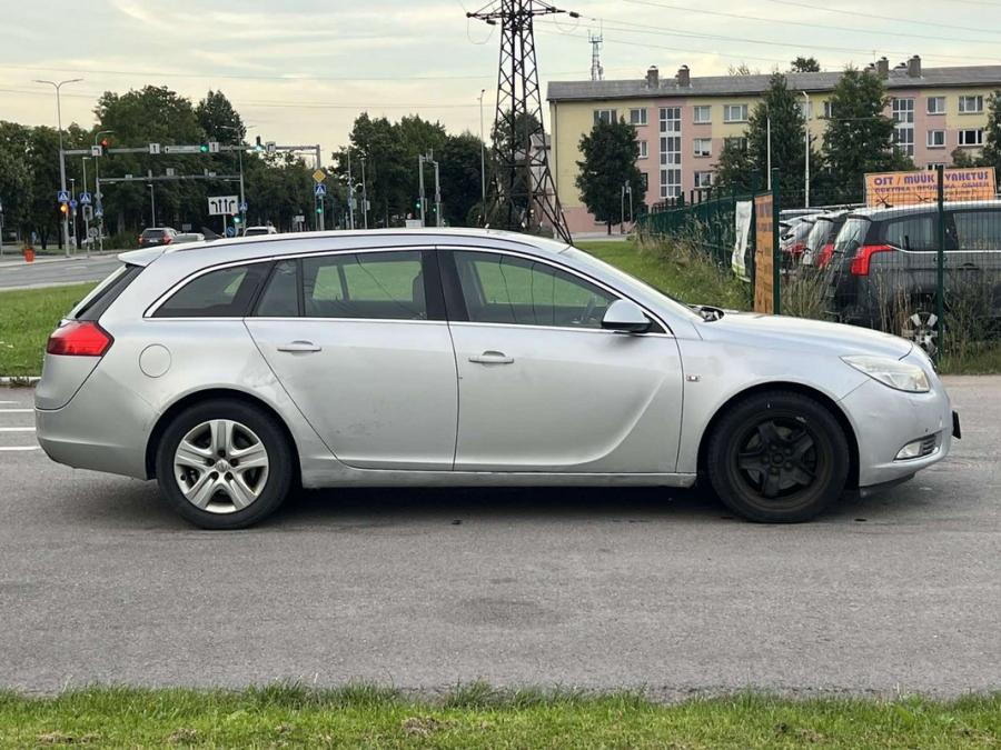 Opel Insignia 2010 Narva, ar dzinēja tilpumu 2.00 L un nobraukumu 317 tūkst. km par 999 €, foto 6 vietnē AUTOMOTO.COM.LV