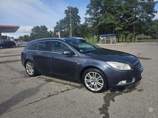Opel Insignia 2010 in Kaunas on AUTOMOTO.COM.LV Opel Insignia 2010 in Kaunas, with an engine capacity of 1.96 L and mileage of 292 thousand km for 2199 β¬, photo 5 on AUTOMOTO.COM.LV