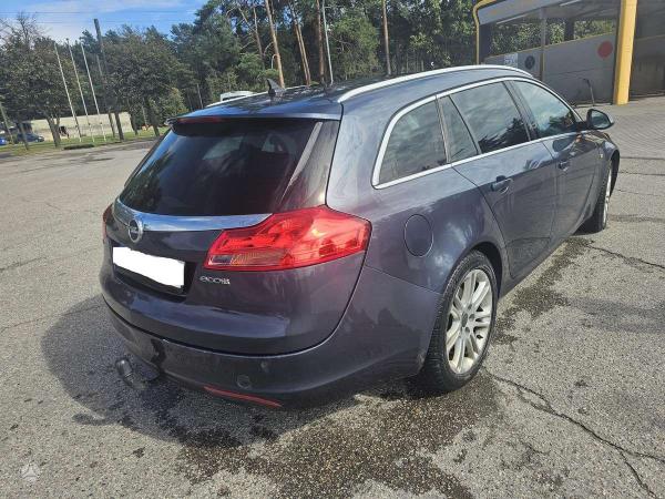 Opel Insignia 2010 in Kaunas on AUTOMOTO.COM.LV Opel Insignia 2010 in Kaunas, with an engine capacity of 1.96 L and mileage of 292 thousand km for 2199 β¬, photo 9 on AUTOMOTO.COM.LV