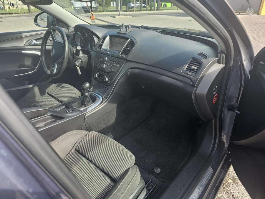 Opel Insignia 2010 in Kaunas, with an engine capacity of 1.96 L and mileage of 292 thousand km for 2199 €, photo 10 on AUTOMOTO.COM.LV