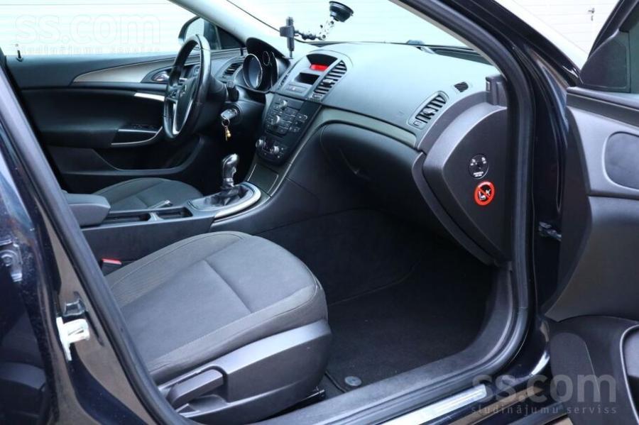 Opel Insignia 2010 in Riga, with an engine capacity of 1.60 L and mileage of 233 thousand km for 2700 €, photo 12 on AUTOMOTO.COM.LV
