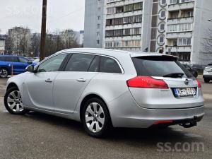 Opel Insignia 2011 in Riga, with an engine capacity of 2.00 L and mileage of 290 thousand km for 3300 €, photo 2 on AUTOMOTO.COM.LV
