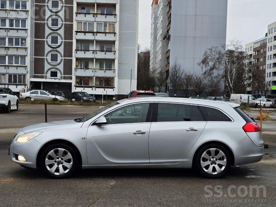 Opel Insignia 2011 in Riga, with an engine capacity of 2.00 L and mileage of 290 thousand km for 3300 €, photo 4 on AUTOMOTO.COM.LV