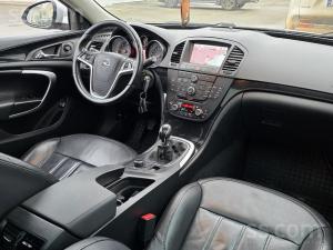 Opel Insignia 2011 in Riga, with an engine capacity of 2.00 L and mileage of 290 thousand km for 3300 €, photo 5 on AUTOMOTO.COM.LV