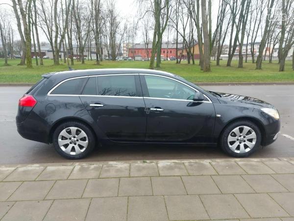 Opel Insignia 2011 in Ukmerge, with an engine capacity of 2.00 L and mileage of 400 thousand km for 2450 €, photo 4 on AUTOMOTO.COM.LV