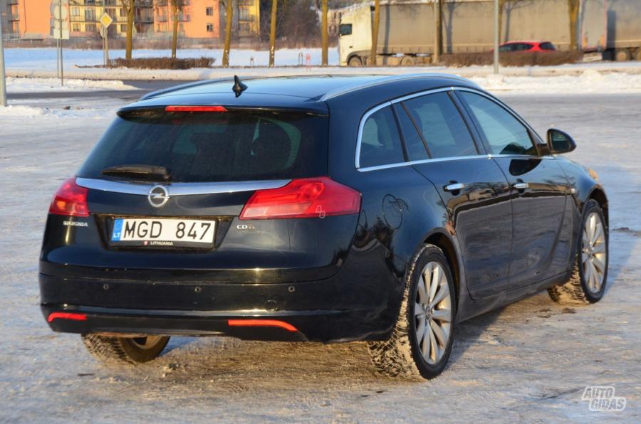 Opel Insignia 2011 in Siauliai, with an engine capacity of 2.00 L and mileage of 251 thousand km for 3200 €, photo 8 on AUTOMOTO.COM.LV