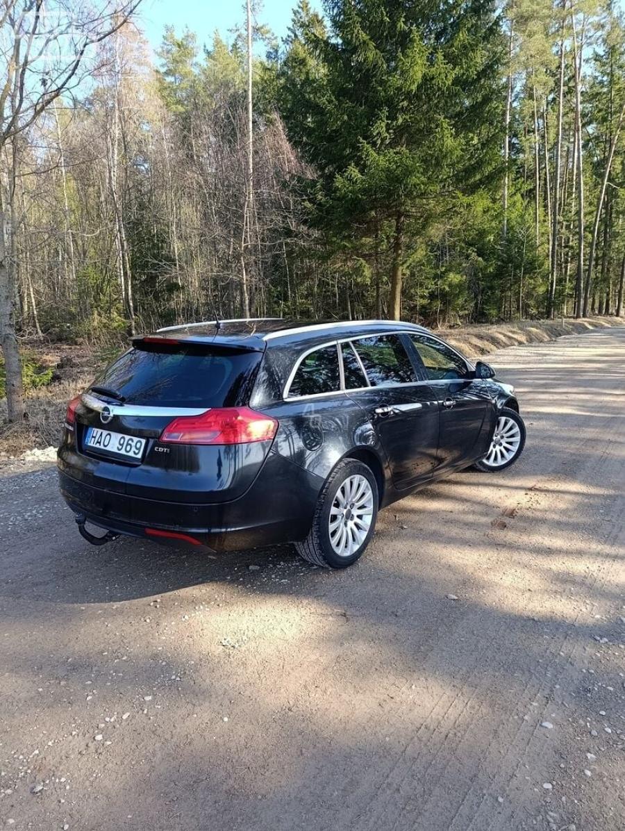 Opel Insignia 2011 in Salcininkai, with an engine capacity of 2.00 L and mileage of 230 thousand km for 2800 €, photo 5 on AUTOMOTO.COM.LV