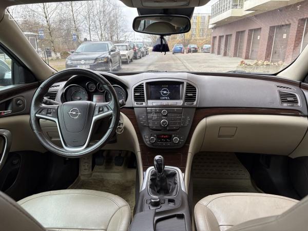 Opel Insignia 2011 in Vilnius, with an engine capacity of 2.00 L and mileage of 251 thousand km for 1250 €, photo 10 on AUTOMOTO.COM.LV