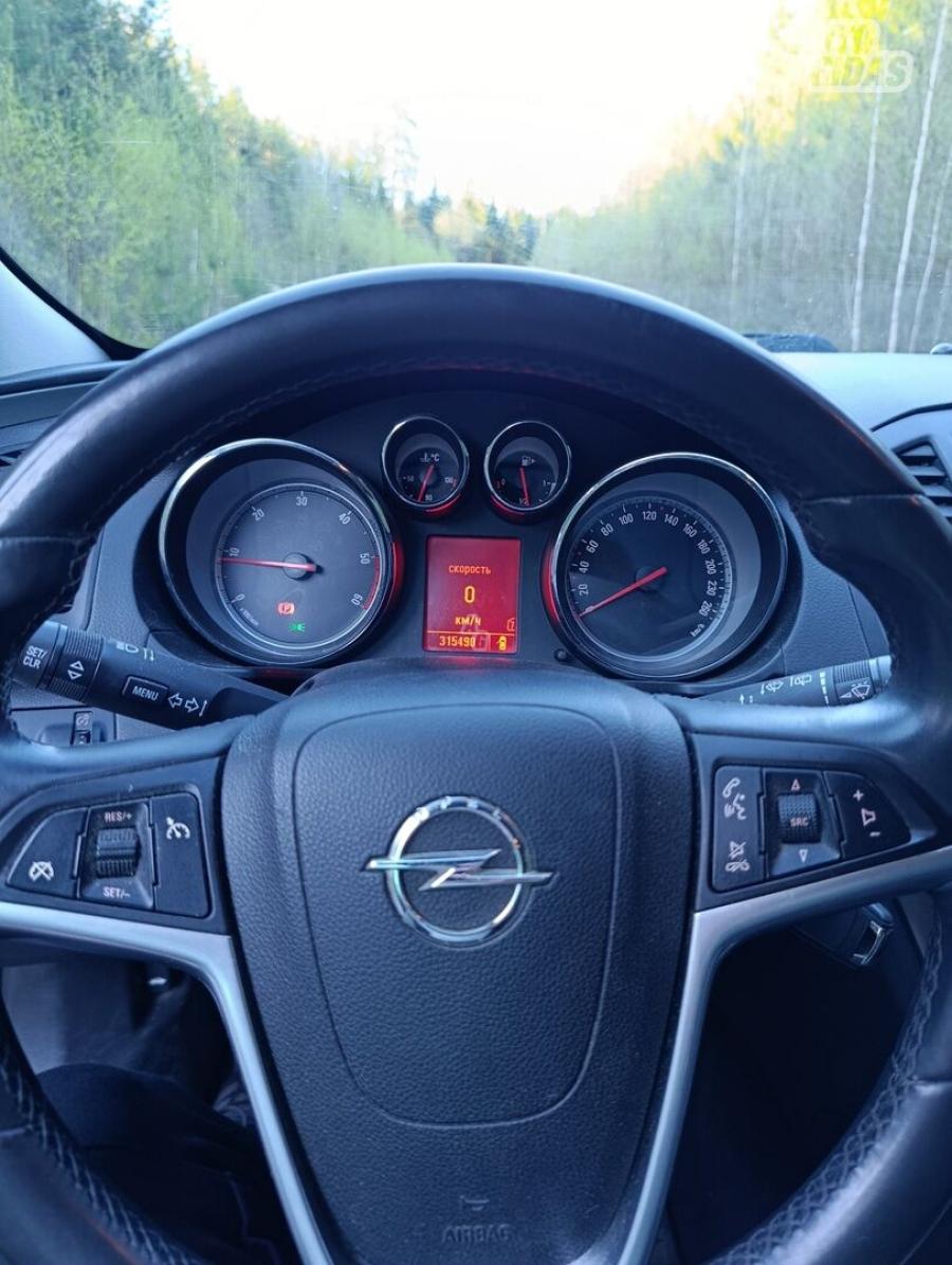 Opel Insignia 2011 in Salcininkai, with an engine capacity of 2.00 L and mileage of 315 thousand km for 2400 €, photo 10 on AUTOMOTO.COM.LV