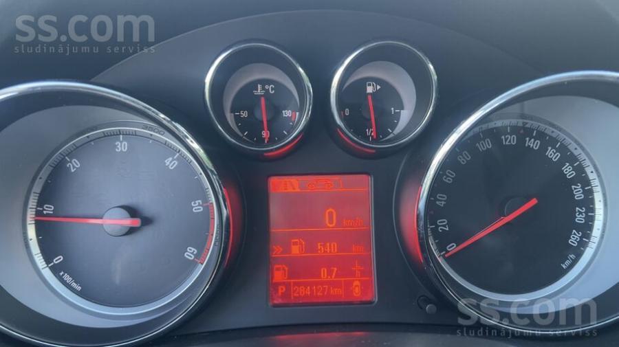 Opel Insignia 2011 Rīga, ar dzinēja tilpumu 2.00 L un nobraukumu 0 tūkst. km par 3500 €, foto 11 vietnē AUTOMOTO.COM.LV