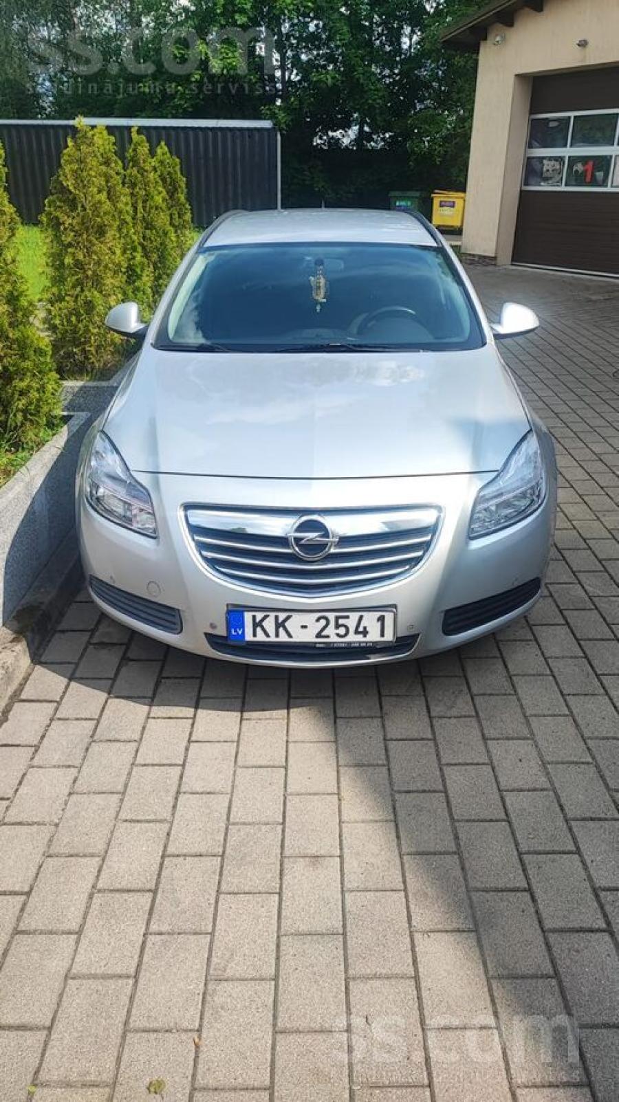 Opel Insignia 2011 in Riga, with an engine capacity of 2.00 L and mileage of 0 thousand km for 2800 €, photo 1 on AUTOMOTO.COM.LV