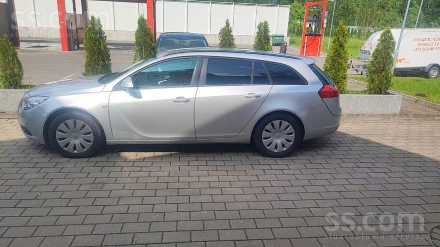Opel Insignia 2011 in Riga, with an engine capacity of 2.00 L and mileage of 0 thousand km for 2800 €, photo 4 on AUTOMOTO.COM.LV