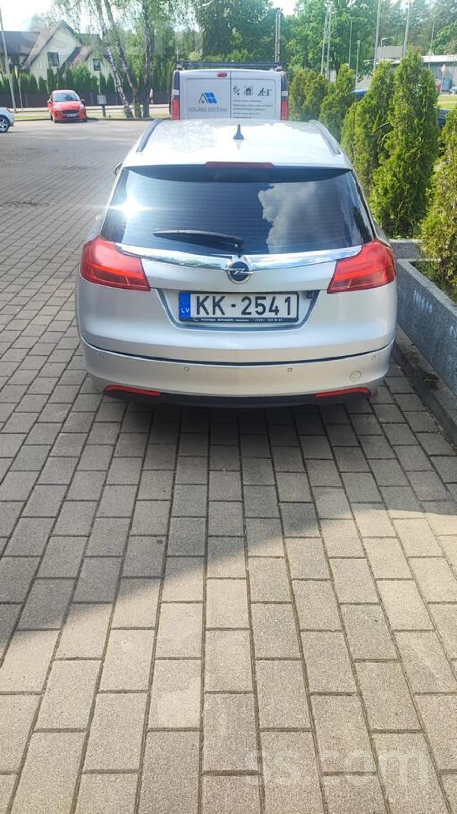 Opel Insignia 2011 in Riga, with an engine capacity of 2.00 L and mileage of 0 thousand km for 2800 €, photo 5 on AUTOMOTO.COM.LV