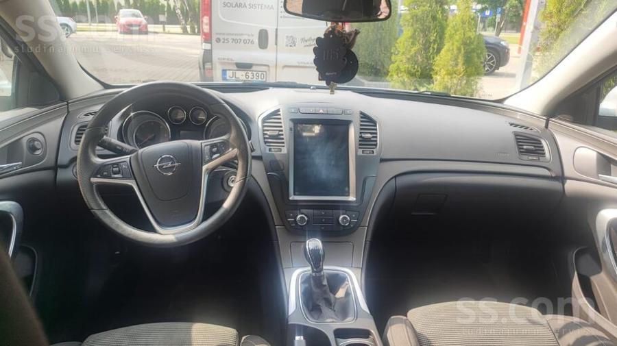 Opel Insignia 2011 in Riga, with an engine capacity of 2.00 L and mileage of 0 thousand km for 2800 €, photo 6 on AUTOMOTO.COM.LV