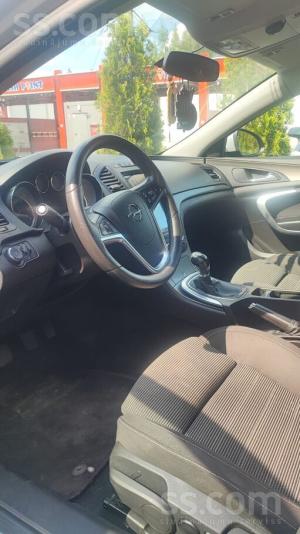 Opel Insignia 2011 in Riga, with an engine capacity of 2.00 L and mileage of 0 thousand km for 2800 €, photo 7 on AUTOMOTO.COM.LV