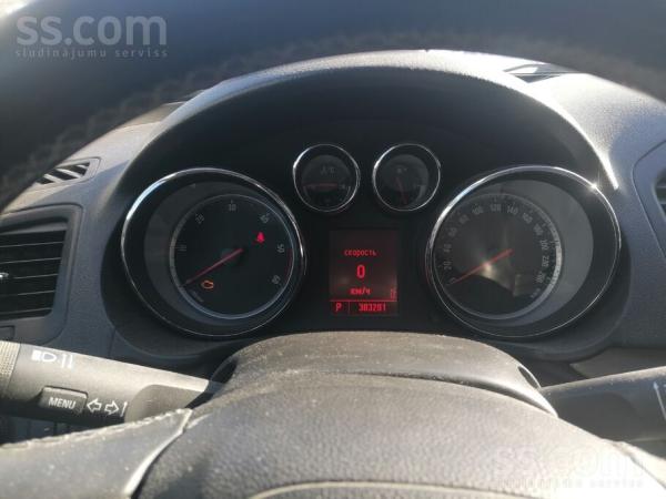 Opel Insignia 2011 in Kraslava, with an engine capacity of 2.00 L and mileage of 303 thousand km for 1000 €, photo 2 on AUTOMOTO.COM.LV