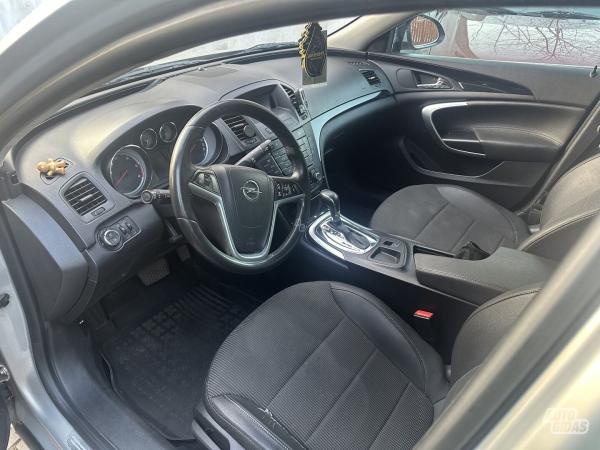 Opel Insignia 2011 in Vilnius, with an engine capacity of 2.00 L and mileage of 300 thousand km for 2899 €, photo 6 on AUTOMOTO.COM.LV