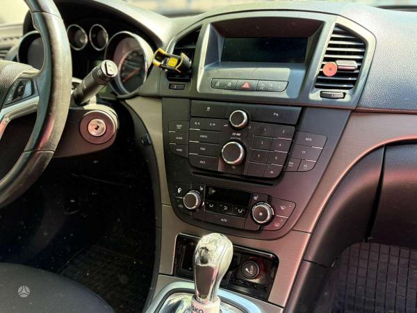 Opel Insignia 2011 in Kaunas, with an engine capacity of 1.96 L and mileage of 345 thousand km for 3300 €, photo 7 on AUTOMOTO.COM.LV