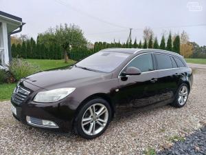 Opel Insignia 2011 in Alytus, with an engine capacity of 2.00 L and mileage of 299 thousand km for 3250 €, photo 7 on AUTOMOTO.COM.LV