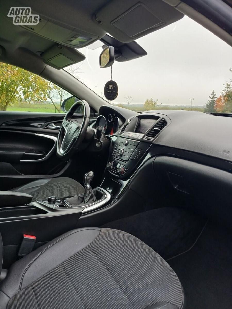 Opel Insignia 2011 in Alytus, with an engine capacity of 2.00 L and mileage of 299 thousand km for 3250 €, photo 10 on AUTOMOTO.COM.LV