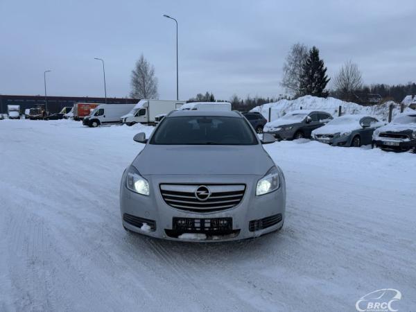 Opel Insignia 2012 in Vilnius, with an engine capacity of 1.96 L and mileage of 331 thousand km for 3900 €, photo 1 on AUTOMOTO.COM.LV