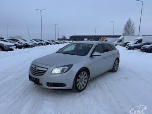 Opel Insignia 2012 in Vilnius, with an engine capacity of 1.96 L and mileage of 331 thousand km for 3900 €, photo 2 on AUTOMOTO.COM.LV