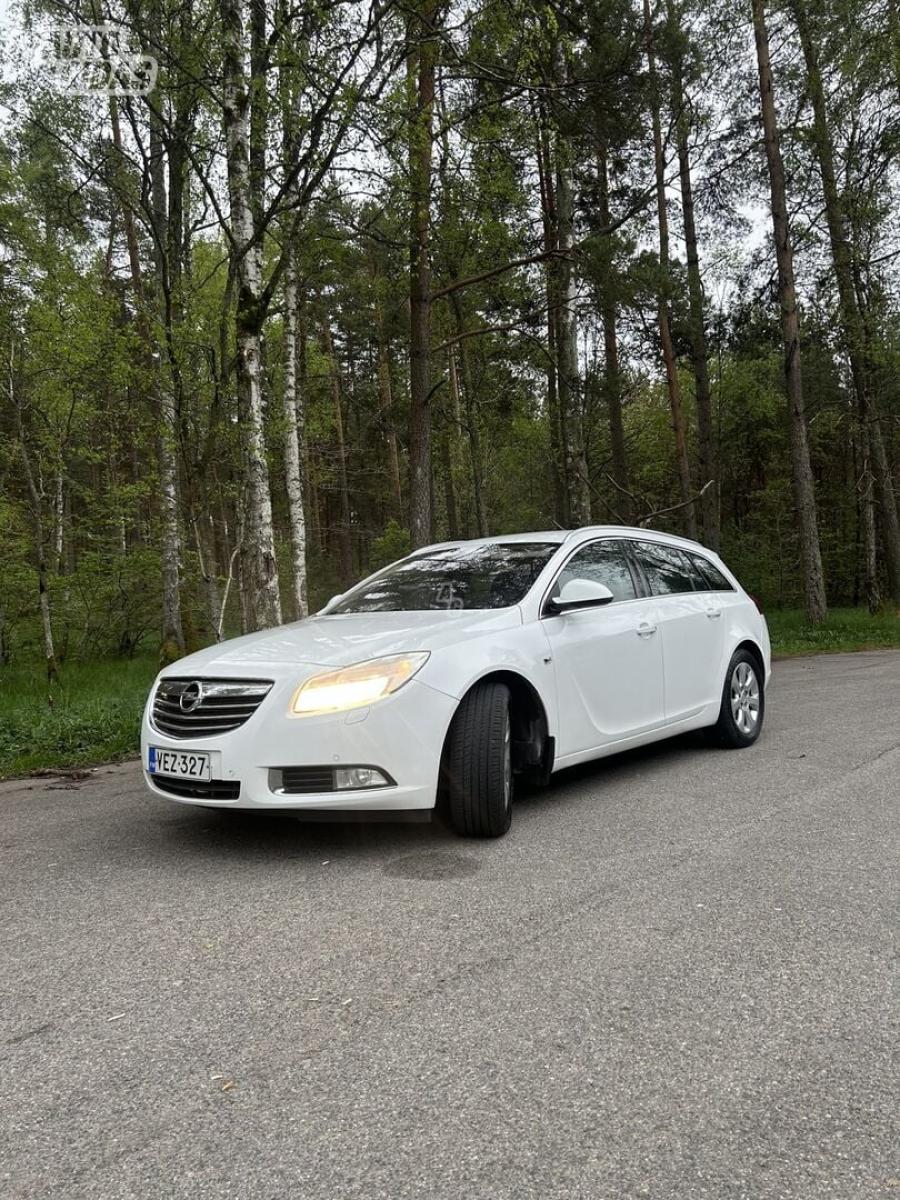 Opel Insignia 2012 in Klaipeda, with an engine capacity of 2.00 L and mileage of 312 thousand km for 3700 €, photo 1 on AUTOMOTO.COM.LV
