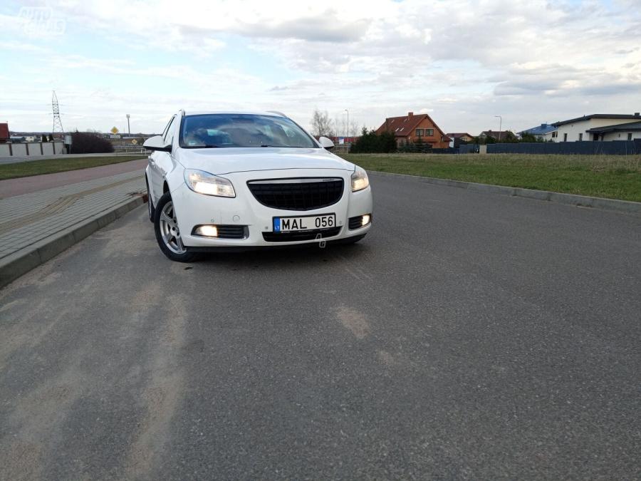 Opel Insignia 2012 in Klaipeda, with an engine capacity of 2.00 L and mileage of 330 thousand km for 2499 €, photo 1 on AUTOMOTO.COM.LV