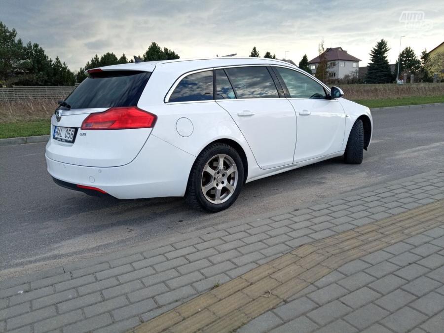 Opel Insignia 2012 in Klaipeda, with an engine capacity of 2.00 L and mileage of 330 thousand km for 2499 €, photo 3 on AUTOMOTO.COM.LV