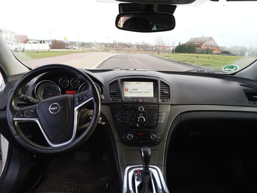 Opel Insignia 2012 in Klaipeda, with an engine capacity of 2.00 L and mileage of 330 thousand km for 2499 €, photo 9 on AUTOMOTO.COM.LV