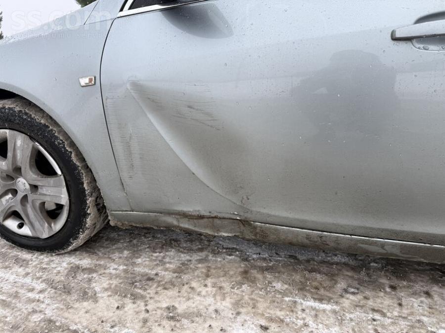 Opel Insignia 2012 Rīga, ar dzinēja tilpumu 2.00 L un nobraukumu 334 tūkst. km par 2300 €, foto 7 vietnē AUTOMOTO.COM.LV