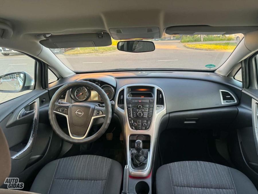 Opel Insignia 2012 in Vilnius, with an engine capacity of 1.40 L and mileage of 250 thousand km for 2350 €, photo 6 on AUTOMOTO.COM.LV