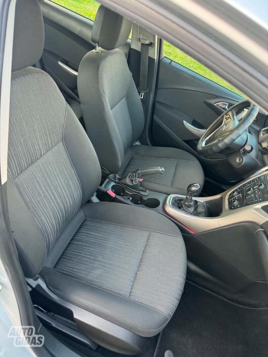 Opel Insignia 2012 in Vilnius, with an engine capacity of 1.40 L and mileage of 250 thousand km for 2350 €, photo 8 on AUTOMOTO.COM.LV
