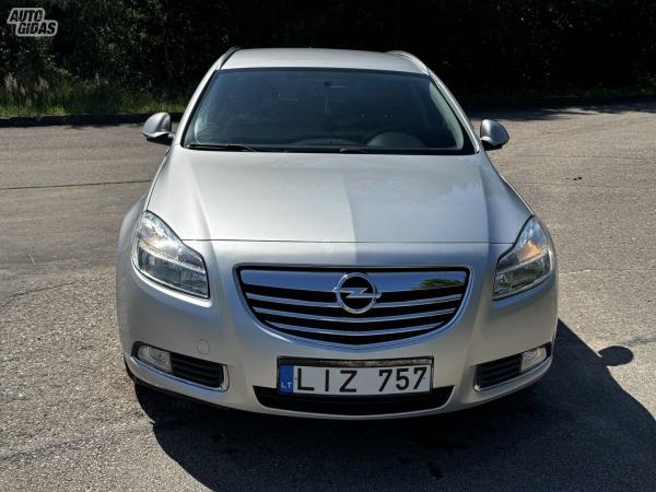 Opel Insignia 2012 in Siauliai, with an engine capacity of 2.00 L and mileage of 248 thousand km for 2350 €, photo 2 on AUTOMOTO.COM.LV