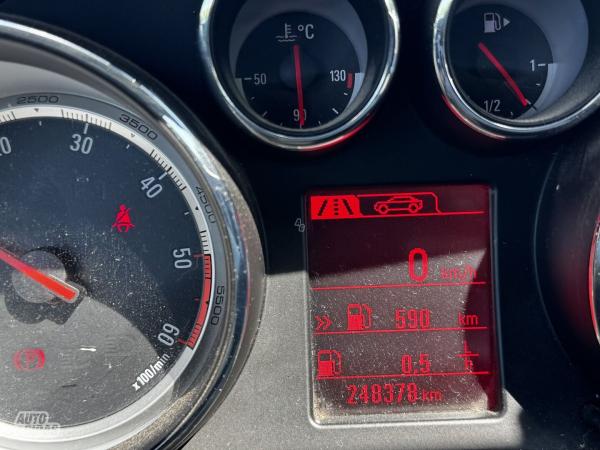 Opel Insignia 2012 in Siauliai, with an engine capacity of 2.00 L and mileage of 248 thousand km for 2350 €, photo 7 on AUTOMOTO.COM.LV